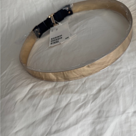 H&M | Accessories | Hm Gold And Black Belt Modern Accessory | Poshmark